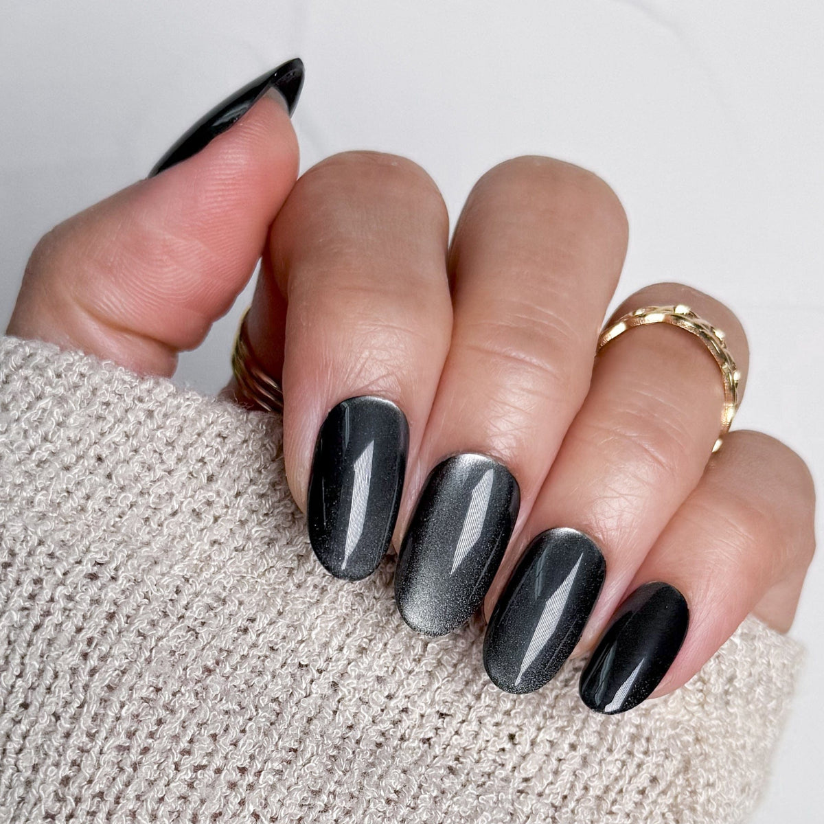 Magnetic Metal Press On Nails - Short Round – Maniology