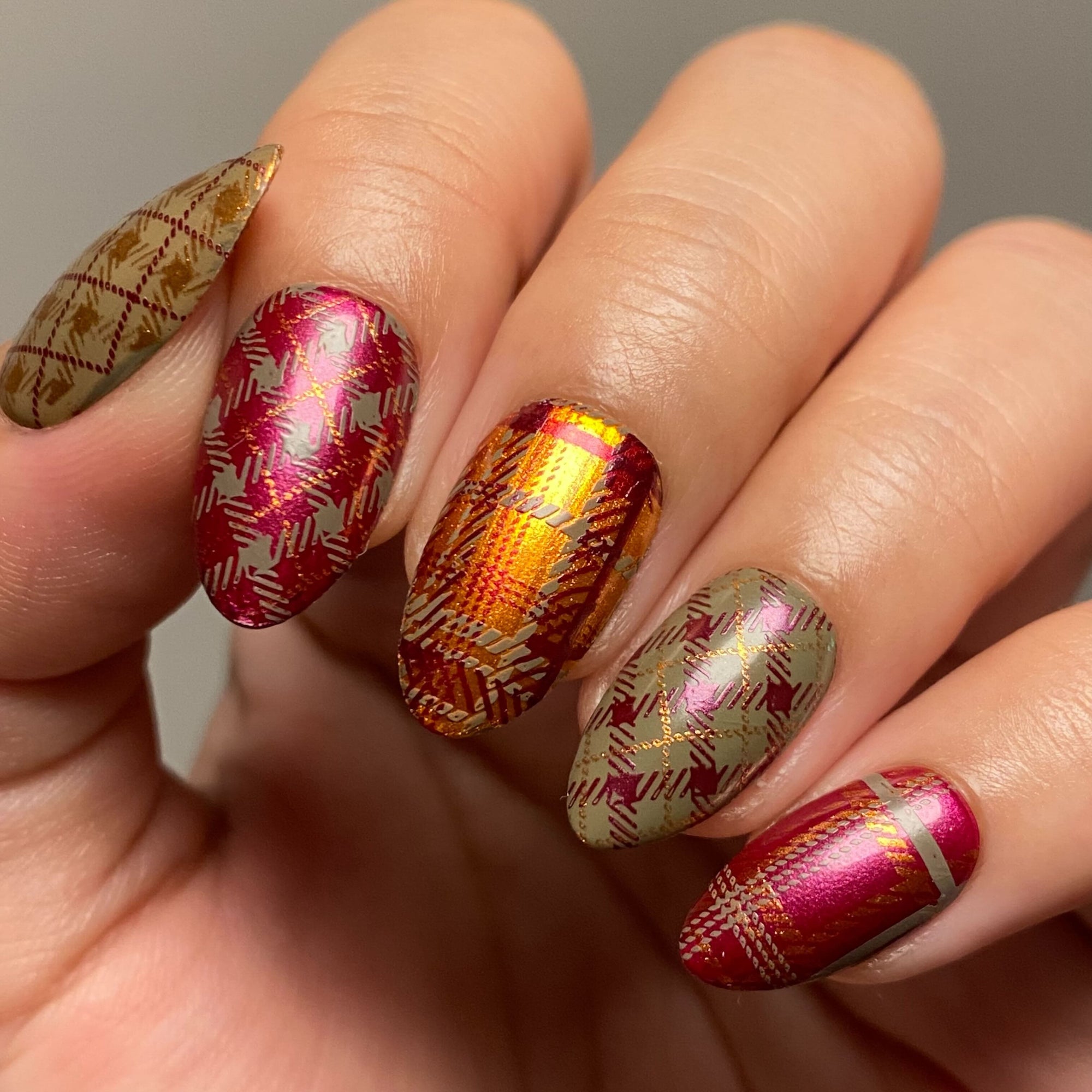 Plaid Perfection Nail Stamping Plate | Maniology